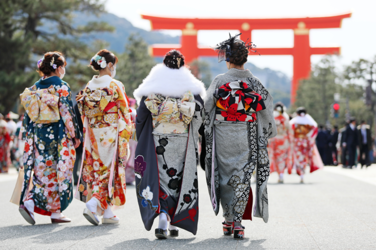 Kyoto in April: Cherry Blossoms and Mild Weather - Japan Local Guide